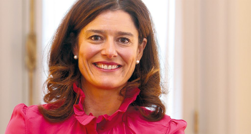 Miriam González - Revista Registradores de España
