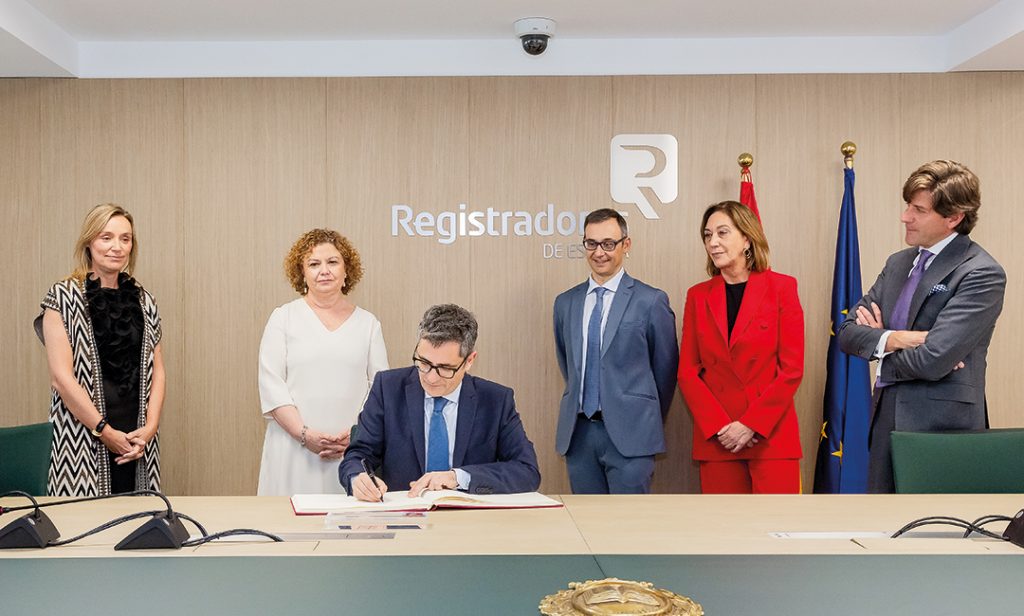 La transformación digital del sistema registral español - Revista ...